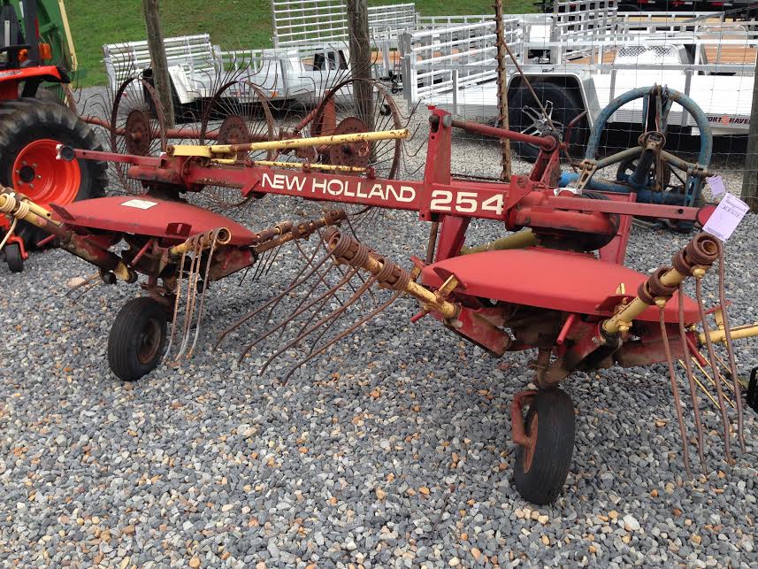New Holland 254 Rake-Tedder - Pre-Owned Kubota